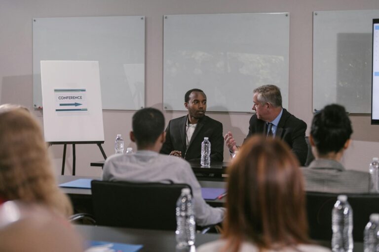 How to Introduce Yourself When Public Speaking - Voiceplace
